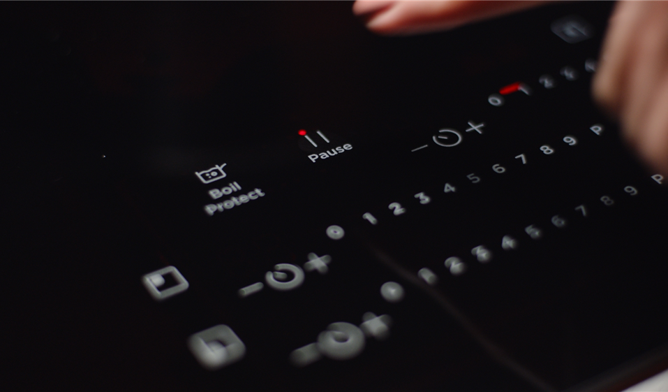 60cm 4 zone induction cooktop with BoilProtect - WHI643BE ...